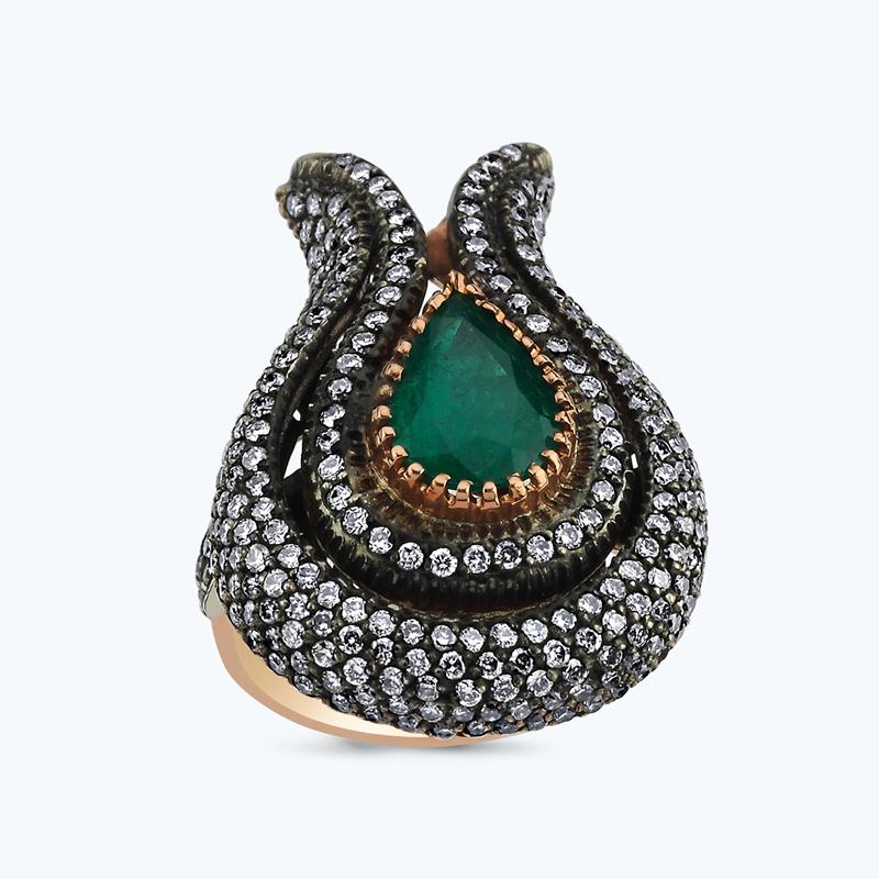 Elmas Zümrüt Yüzük